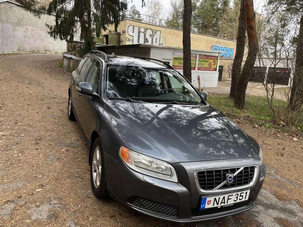 Grey Volvo V70 2009 in Vilnius, with an engine capacity of 2.00 L and mileage of 240 thousand km for 3100 €, photo 1 on AUTOMOTO.COM.LV