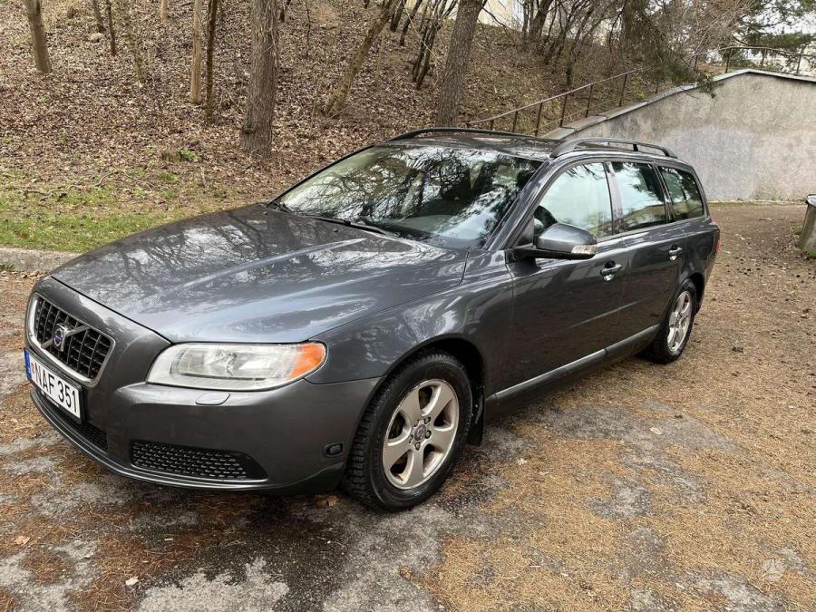 Серый Вольво В70 2009 в Вильнюс, объемом двигателя 2.00 л и пробегом 240 тыс. км за 3100 €, фото 3 на AUTOMOTO.COM.LV
