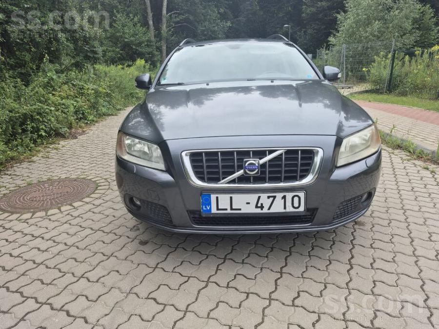 Pelēks Volvo V70 2009 Rīga, ar dzinēja tilpumu 2.40 L un nobraukumu 356 tūkst. km par 2150 €, foto 1 vietnē AUTOMOTO.COM.LV