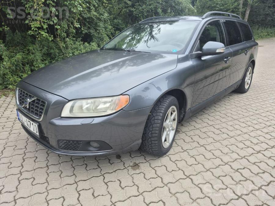 Pelēks Volvo V70 2009 Rīga, ar dzinēja tilpumu 2.40 L un nobraukumu 356 tūkst. km par 2150 €, foto 4 vietnē AUTOMOTO.COM.LV