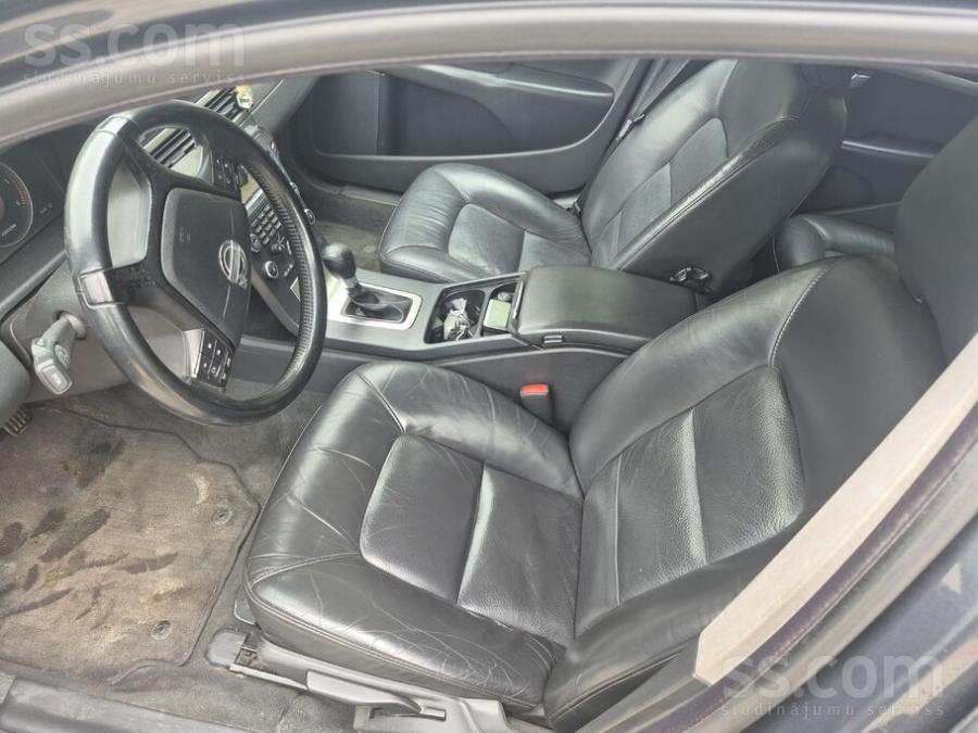 Pelēks Volvo V70 2009 Rīga, ar dzinēja tilpumu 2.40 L un nobraukumu 356 tūkst. km par 2150 €, foto 8 vietnē AUTOMOTO.COM.LV