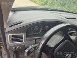 Pelēks Volvo V70 2009 Rīga, ar dzinēja tilpumu 2.40 L un nobraukumu 356 tūkst. km par 2150 €, foto 9 vietnē AUTOMOTO.COM.LV