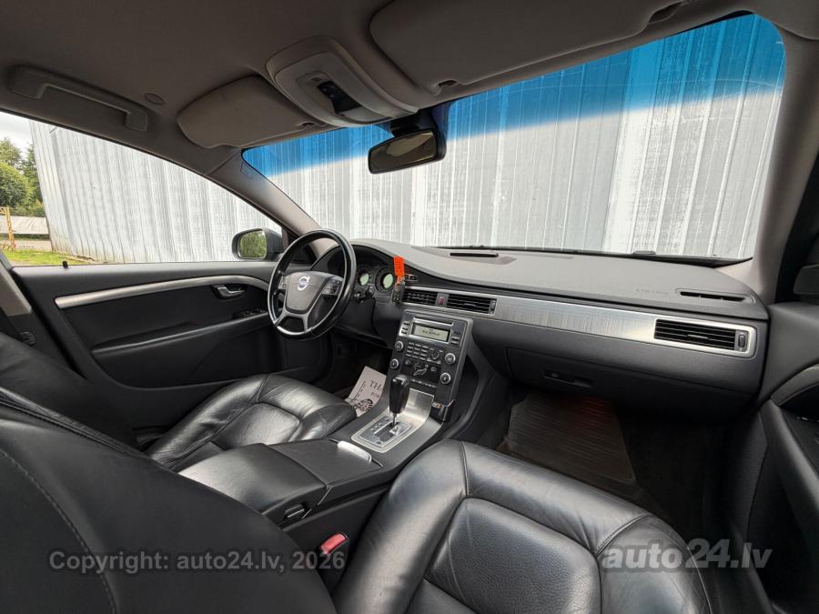 Pelēks Volvo V70 2009 Paide, ar dzinēja tilpumu 2.40 L un nobraukumu 292 tūkst. km par 6390 €, foto 11 vietnē AUTOMOTO.COM.LV