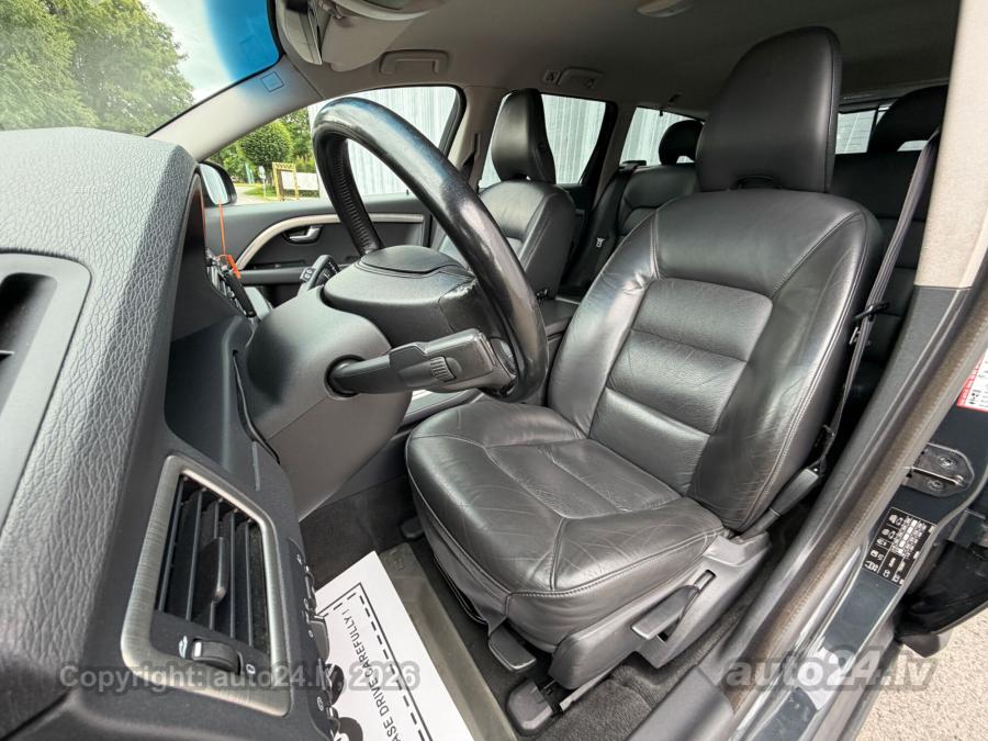 Pelēks Volvo V70 2009 Paide, ar dzinēja tilpumu 2.40 L un nobraukumu 292 tūkst. km par 6390 €, foto 17 vietnē AUTOMOTO.COM.LV