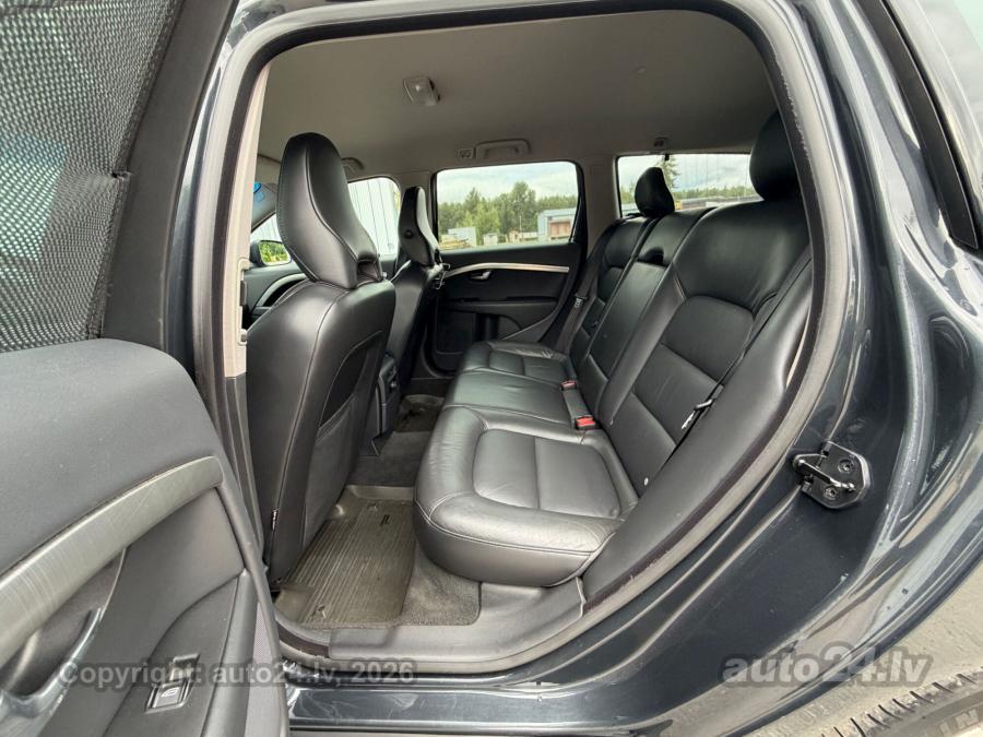 Pelēks Volvo V70 2009 Paide, ar dzinēja tilpumu 2.40 L un nobraukumu 292 tūkst. km par 6390 €, foto 19 vietnē AUTOMOTO.COM.LV