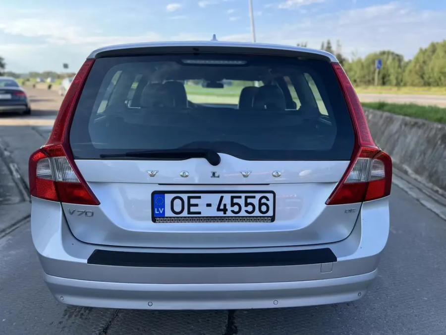 Серый Вольво В70 2009 в Екабпилс, объемом двигателя 2.40 л и пробегом 254 тыс. км за 5770 €, фото 12 на AUTOMOTO.COM.LV