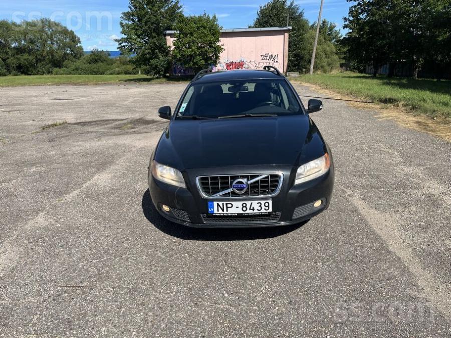 Pelēks Volvo V70 2009 Liepāja, ar dzinēja tilpumu 2.00 L un nobraukumu 314 tūkst. km par 2800 €, foto 9 vietnē AUTOMOTO.COM.LV