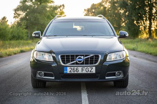 Pelēks Volvo V70 2009 Paide, ar dzinēja tilpumu 2.40 L un nobraukumu 299 tūkst. km par 6190 €, foto 8 vietnē AUTOMOTO.COM.LV