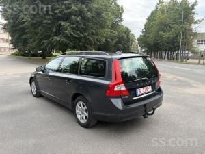 Grey Volvo V70 2009 in Ogre, with an engine capacity of 2.40 L and mileage of 0 thousand km for 5050 €, photo 4 on AUTOMOTO.COM.LV