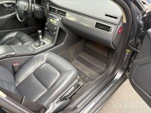 Grey Volvo V70 2009 in Ogre, with an engine capacity of 2.40 L and mileage of 0 thousand km for 5050 €, photo 24 on AUTOMOTO.COM.LV