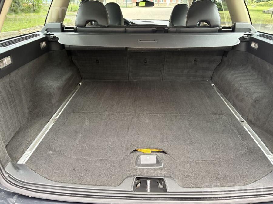 Grey Volvo V70 2009 in Ogre, with an engine capacity of 2.40 L and mileage of 0 thousand km for 5050 €, photo 28 on AUTOMOTO.COM.LV
