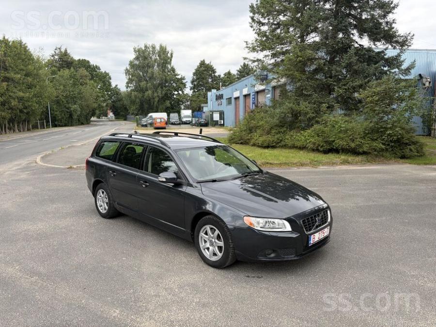 Grey Volvo V70 2009 in Ogre, with an engine capacity of 2.40 L and mileage of 0 thousand km for 5050 €, photo 34 on AUTOMOTO.COM.LV