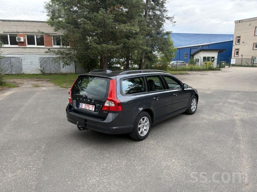 Grey Volvo V70 2009 in Ogre, with an engine capacity of 2.40 L and mileage of 0 thousand km for 5050 €, photo 35 on AUTOMOTO.COM.LV