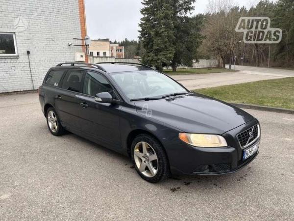 Pelēks Volvo V70 2009 Viļņa, ar dzinēja tilpumu 2.00 L un nobraukumu 418 tūkst. km par 2900 €, foto 2 vietnē AUTOMOTO.COM.LV
