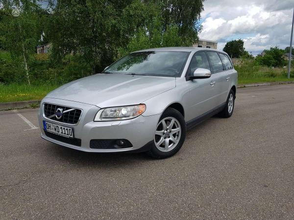 Pelēks Volvo V70 2009 Radviliškis, ar dzinēja tilpumu 2.40 L un nobraukumu 280 tūkst. km par 4100 €, foto 1 vietnē AUTOMOTO.COM.LV