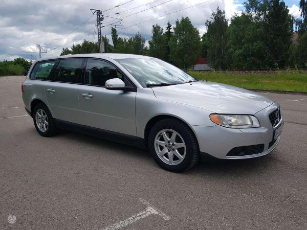 Pelēks Volvo V70 2009 Radviliškis, ar dzinēja tilpumu 2.40 L un nobraukumu 280 tūkst. km par 4100 €, foto 9 vietnē AUTOMOTO.COM.LV
