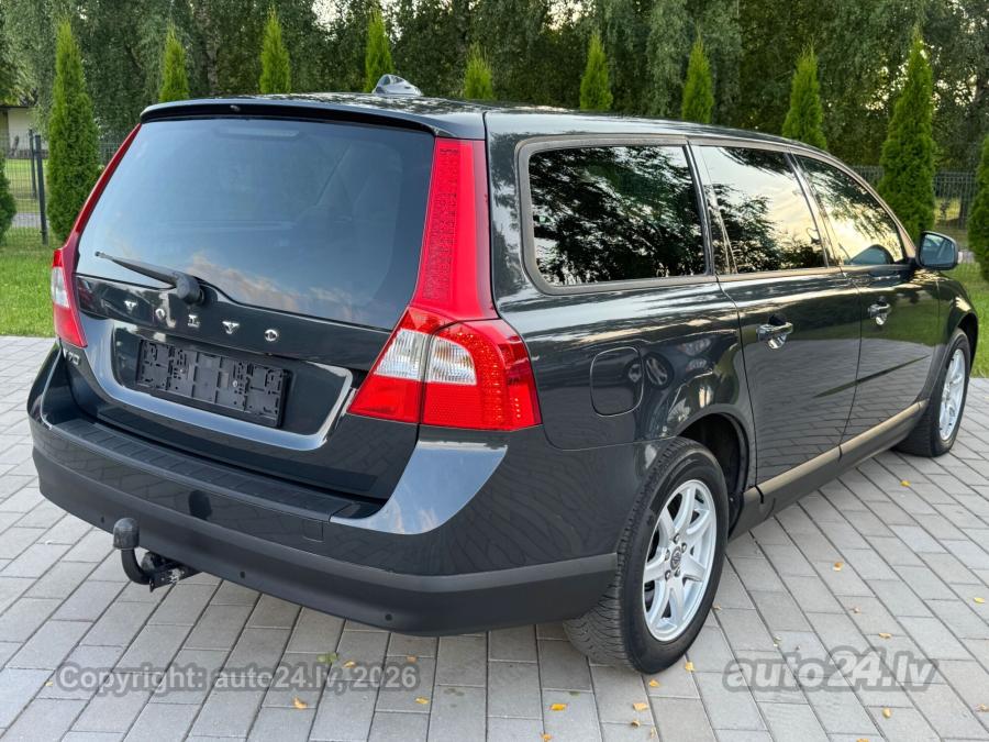 Pelēks Volvo V70 2009 Tartu, ar dzinēja tilpumu 2.40 L un nobraukumu 235 tūkst. km par 5990 €, foto 3 vietnē AUTOMOTO.COM.LV