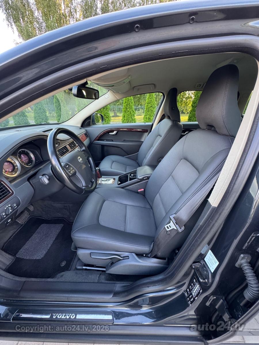 Pelēks Volvo V70 2009 Tartu, ar dzinēja tilpumu 2.40 L un nobraukumu 235 tūkst. km par 5990 €, foto 7 vietnē AUTOMOTO.COM.LV