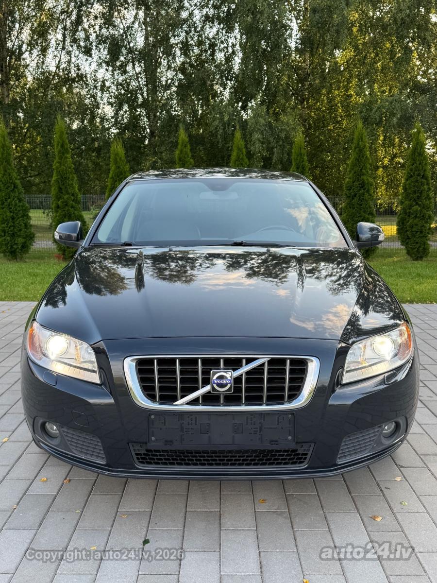 Pelēks Volvo V70 2009 Tartu, ar dzinēja tilpumu 2.40 L un nobraukumu 235 tūkst. km par 5990 €, foto 14 vietnē AUTOMOTO.COM.LV