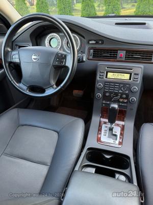 Pelēks Volvo V70 2009 Tartu, ar dzinēja tilpumu 2.40 L un nobraukumu 235 tūkst. km par 5990 €, foto 21 vietnē AUTOMOTO.COM.LV