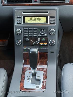 Pelēks Volvo V70 2009 Tartu, ar dzinēja tilpumu 2.40 L un nobraukumu 235 tūkst. km par 5990 €, foto 22 vietnē AUTOMOTO.COM.LV