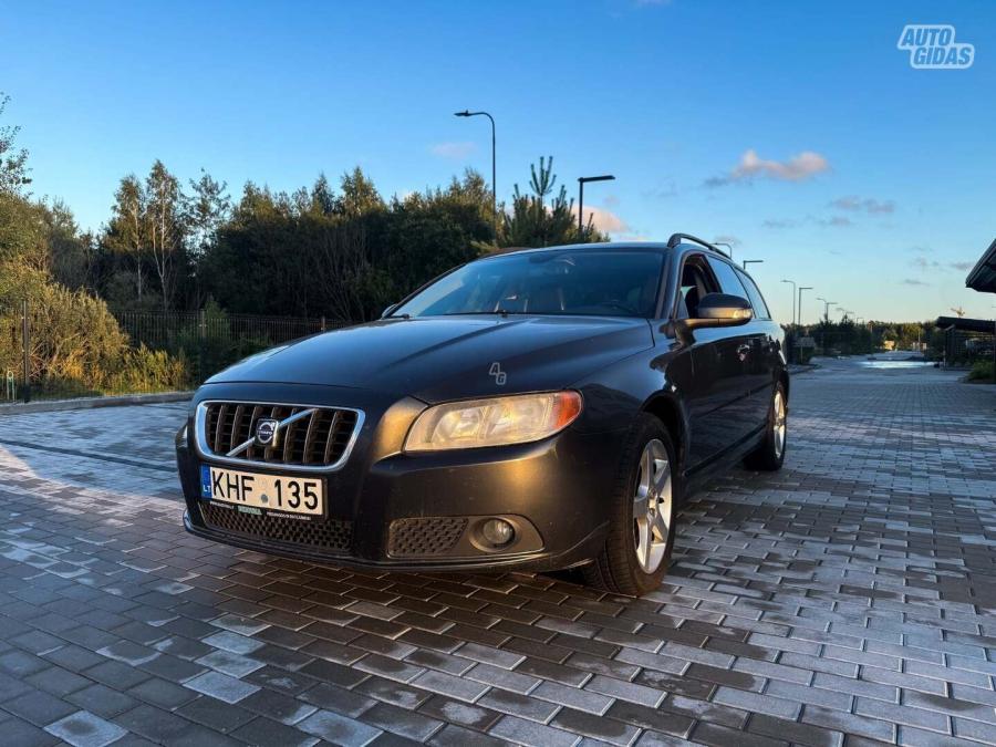 Pelēks Volvo V70 2009 Viļņa, ar dzinēja tilpumu 2.00 L un nobraukumu 418 tūkst. km par 2900 €, foto 1 vietnē AUTOMOTO.COM.LV