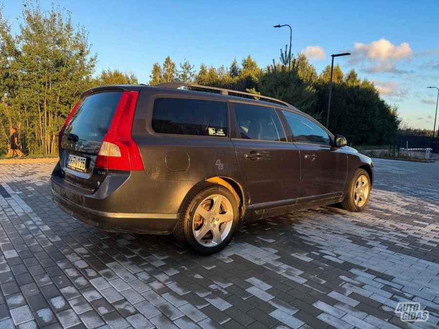 Pelēks Volvo V70 2009 Viļņa, ar dzinēja tilpumu 2.00 L un nobraukumu 418 tūkst. km par 2900 €, foto 6 vietnē AUTOMOTO.COM.LV