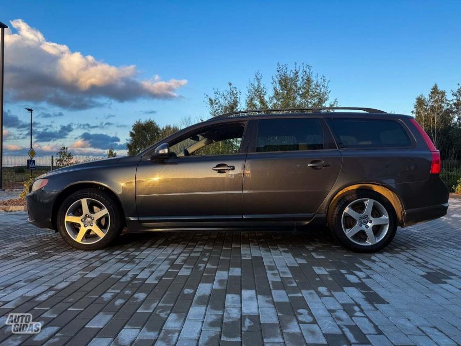Pelēks Volvo V70 2009 Viļņa, ar dzinēja tilpumu 2.00 L un nobraukumu 418 tūkst. km par 2900 €, foto 9 vietnē AUTOMOTO.COM.LV