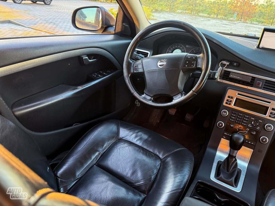 Pelēks Volvo V70 2009 Viļņa, ar dzinēja tilpumu 2.00 L un nobraukumu 418 tūkst. km par 2900 €, foto 10 vietnē AUTOMOTO.COM.LV