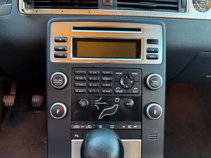 Pelēks Volvo V70 2009 Viļņa, ar dzinēja tilpumu 2.00 L un nobraukumu 418 tūkst. km par 2900 €, foto 16 vietnē AUTOMOTO.COM.LV
