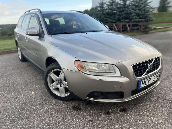 Volvo V70 2009 in Ukmerge on AUTOMOTO.COM.LV Grey Volvo V70 2009 in Ukmerge, with an engine capacity of 2.40 L and mileage of 399 thousand km for 2000 €, photo 4 on AUTOMOTO.COM.LV