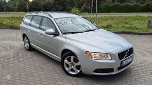 Grey Volvo V70 2009 in Utena, with an engine capacity of 2.40 L and mileage of 331 thousand km for 2690 €, photo 3 on AUTOMOTO.COM.LV