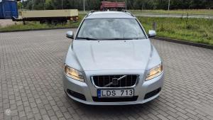 Grey Volvo V70 2009 in Utena, with an engine capacity of 2.40 L and mileage of 331 thousand km for 2690 €, photo 8 on AUTOMOTO.COM.LV