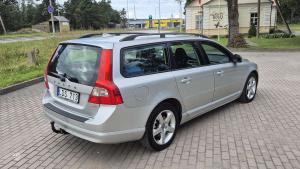 Grey Volvo V70 2009 in Utena, with an engine capacity of 2.40 L and mileage of 331 thousand km for 2690 €, photo 15 on AUTOMOTO.COM.LV