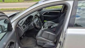 Grey Volvo V70 2009 in Utena, with an engine capacity of 2.40 L and mileage of 331 thousand km for 2690 €, photo 16 on AUTOMOTO.COM.LV
