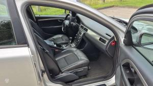 Grey Volvo V70 2009 in Utena, with an engine capacity of 2.40 L and mileage of 331 thousand km for 2690 €, photo 17 on AUTOMOTO.COM.LV