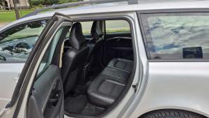 Grey Volvo V70 2009 in Utena, with an engine capacity of 2.40 L and mileage of 331 thousand km for 2690 €, photo 22 on AUTOMOTO.COM.LV