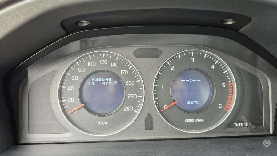 Grey Volvo V70 2009 in Utena, with an engine capacity of 2.40 L and mileage of 331 thousand km for 2690 €, photo 25 on AUTOMOTO.COM.LV