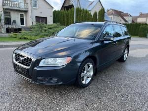 Grey Volvo V70 2009 in Sirvintos, with an engine capacity of 2.40 L and mileage of 291 thousand km for 4099 €, photo  on AUTOMOTO.COM.LV
