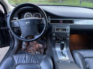 Pelēks Volvo V70 2009 Širvintos, ar dzinēja tilpumu 2.40 L un nobraukumu 291 tūkst. km par 4099 €, foto 16 vietnē AUTOMOTO.COM.LV