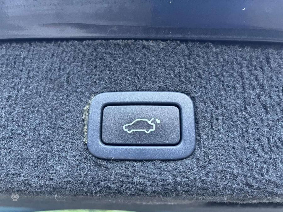 Pelēks Volvo V70 2009 Širvintos, ar dzinēja tilpumu 2.40 L un nobraukumu 291 tūkst. km par 4099 €, foto 20 vietnē AUTOMOTO.COM.LV