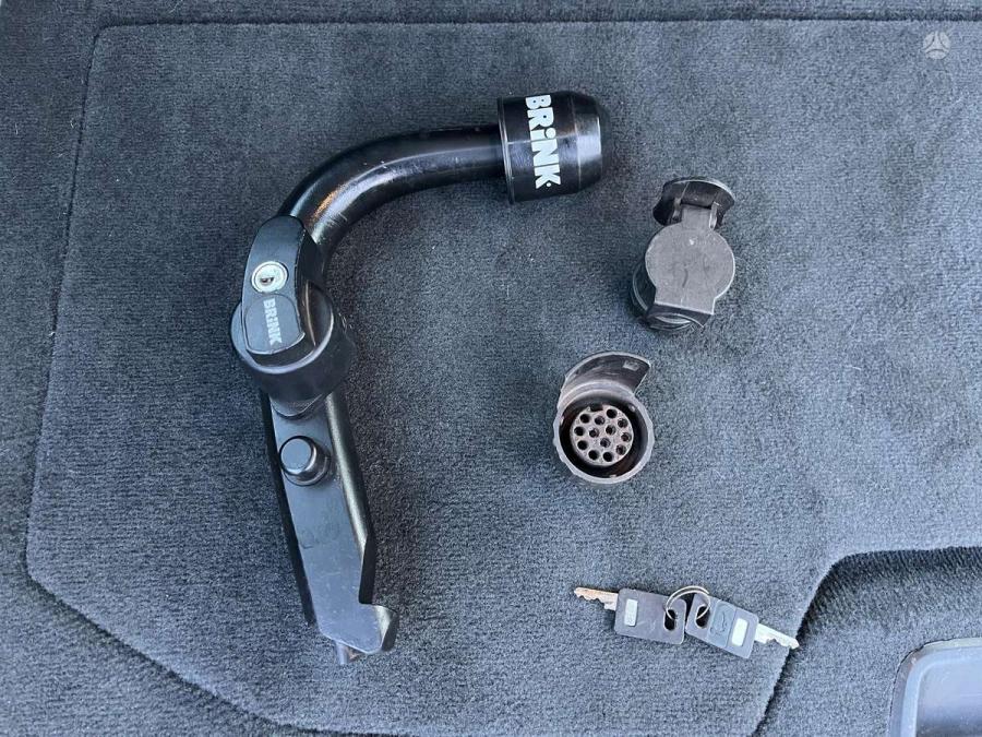 Pelēks Volvo V70 2009 Širvintos, ar dzinēja tilpumu 2.40 L un nobraukumu 291 tūkst. km par 4099 €, foto 21 vietnē AUTOMOTO.COM.LV