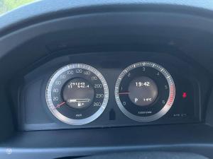 Pelēks Volvo V70 2009 Širvintos, ar dzinēja tilpumu 2.40 L un nobraukumu 291 tūkst. km par 4099 €, foto 22 vietnē AUTOMOTO.COM.LV
