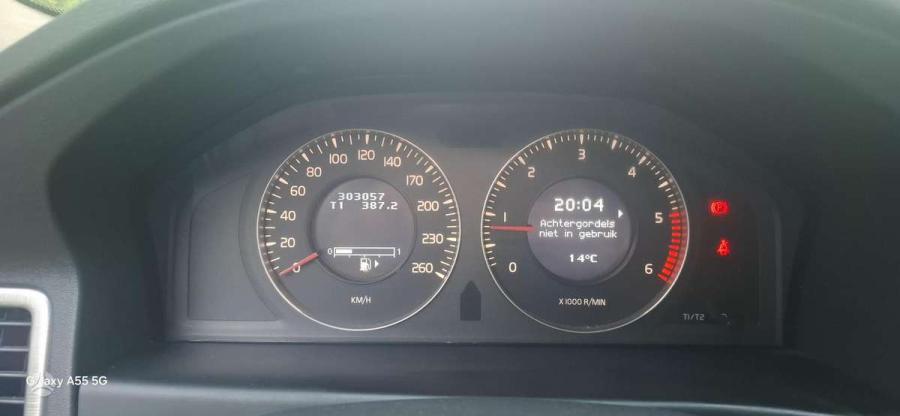 Pelēks Volvo V70 2009 Viļņa, ar dzinēja tilpumu 2.00 L un nobraukumu 303 tūkst. km par 2000 €, foto 11 vietnē AUTOMOTO.COM.LV
