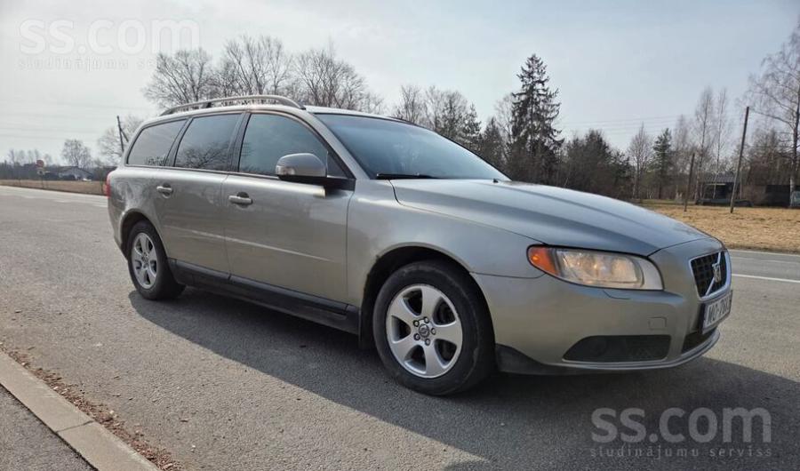 Grey Volvo V70 2009 in Jekabpils, with an engine capacity of 2.40 L and mileage of 329 thousand km for 3400 €, photo 6 on AUTOMOTO.COM.LV