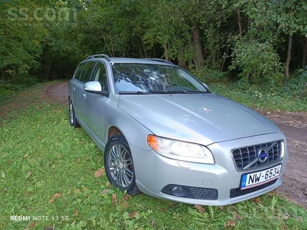 Volvo V70 2009 Tukums vietnē Pelēks Volvo V70 2009 Tukums, ar dzinēja tilpumu 2.40 L un nobraukumu 319 tūkst. km par 4200 €, foto 3 vietnē AUTOMOTO.COM.LV