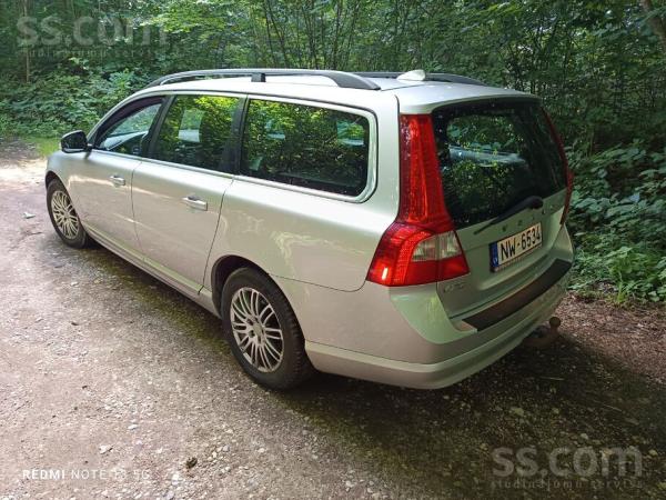 Volvo V70 2009 Tukums vietnē Pelēks Volvo V70 2009 Tukums, ar dzinēja tilpumu 2.40 L un nobraukumu 319 tūkst. km par 4200 €, foto 6 vietnē AUTOMOTO.COM.LV
