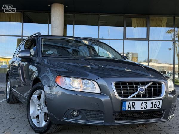 Grey Volvo V70 2009 in Kaunas, with an engine capacity of 2.40 L and mileage of 315 thousand km for 3950 €, photo 1 on AUTOMOTO.COM.LV