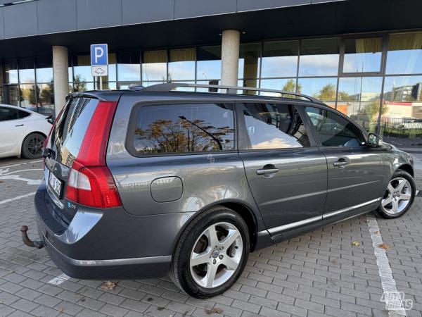 Grey Volvo V70 2009 in Kaunas, with an engine capacity of 2.40 L and mileage of 315 thousand km for 3950 €, photo 5 on AUTOMOTO.COM.LV