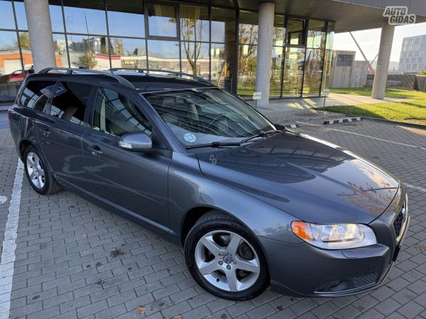 Grey Volvo V70 2009 in Kaunas, with an engine capacity of 2.40 L and mileage of 315 thousand km for 3950 €, photo 6 on AUTOMOTO.COM.LV